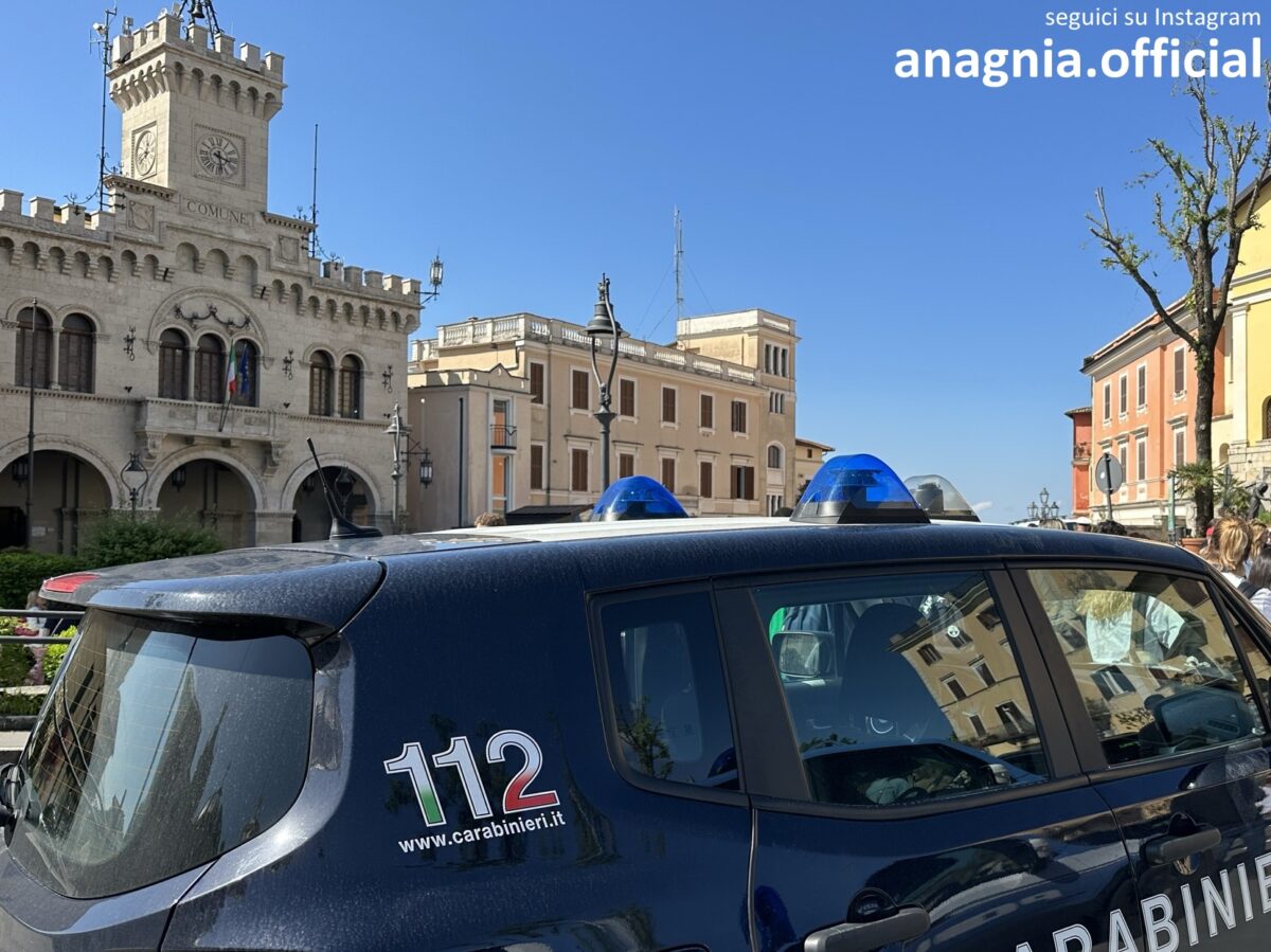 Aggredisce madre e nonna a Fiuggi, arrestato dai Carabinieri: nonna con ...