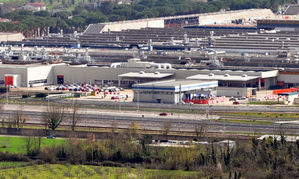 Stellantis Cassino, il bivio del rilancio: dal 2026 nuova linea ...