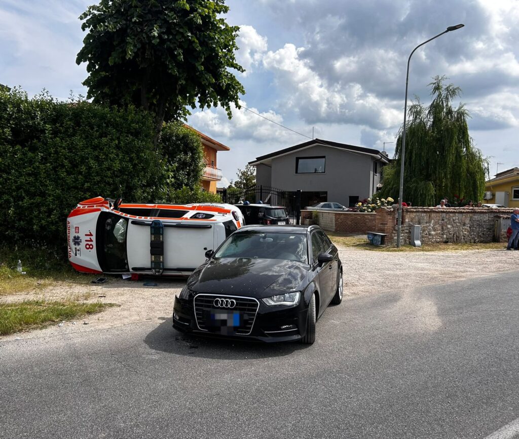Auto medica si ribalta sulla SS 155 ad Alatri: quattro feriti, tutti ...